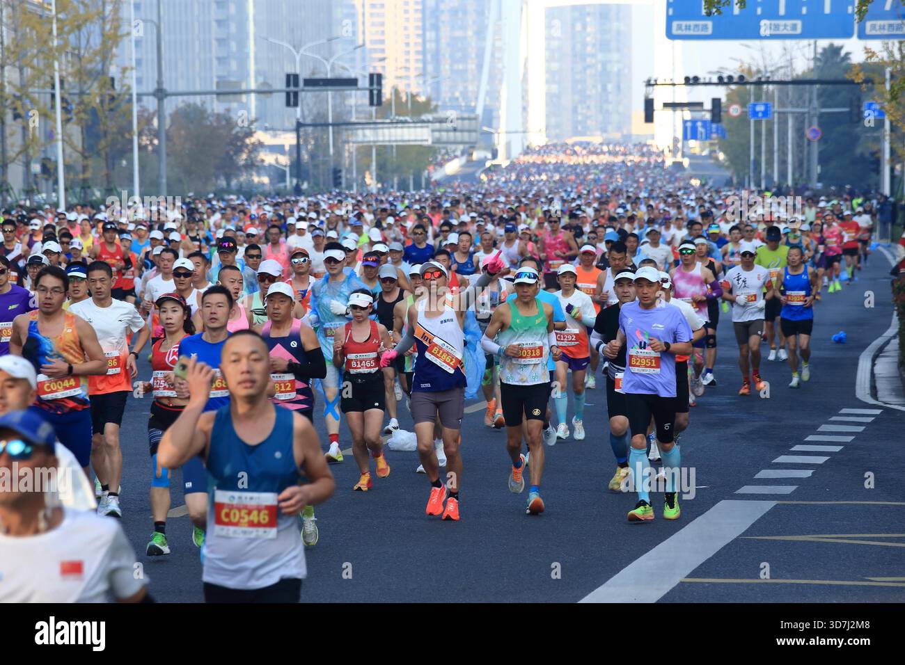 The 2025 Shaoxing Marathon kicks off in Shaoxing City, east China's ...