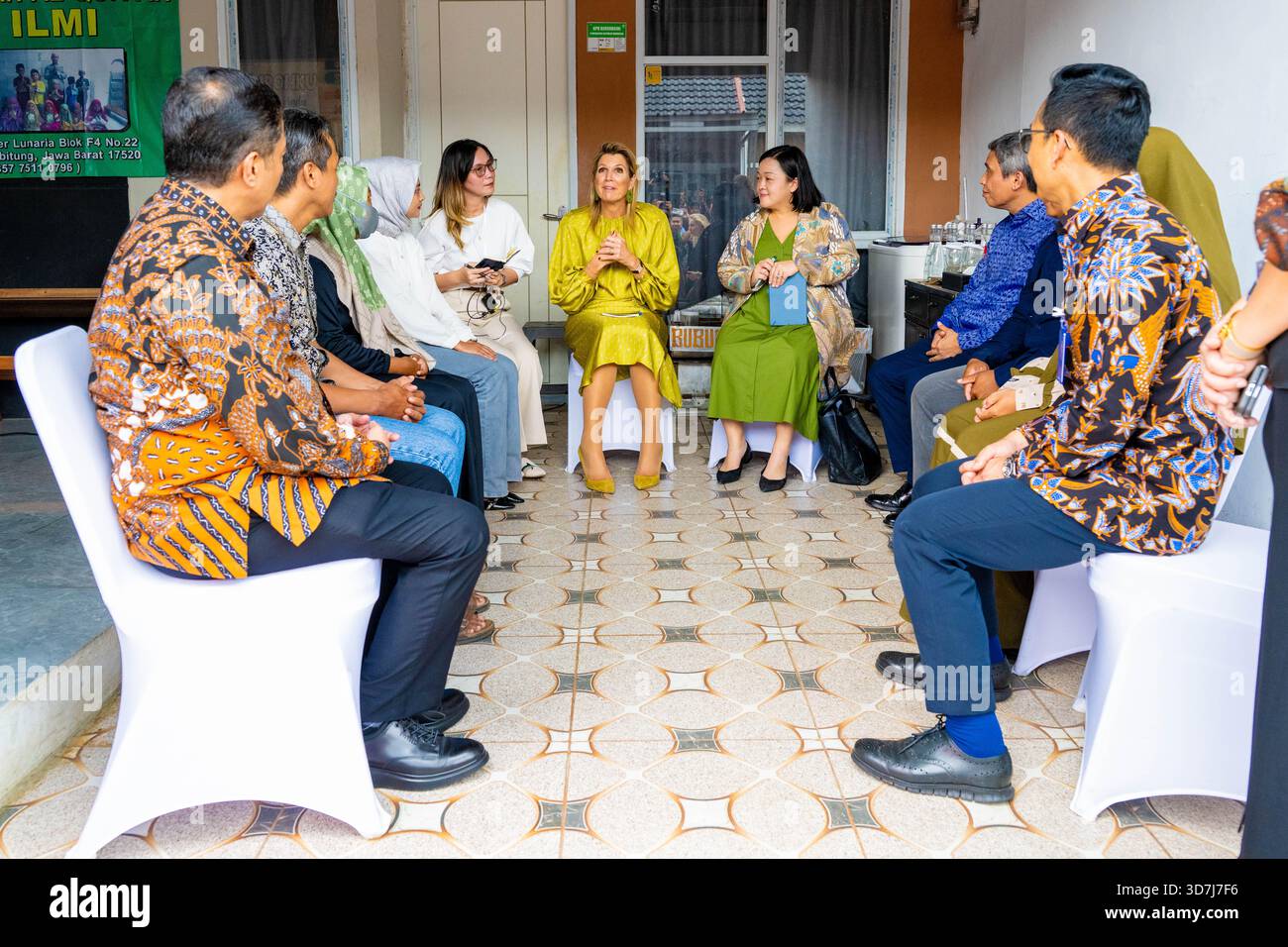 Queen Maxima during a field visit to Gran Harmoni Cluster Housing ...