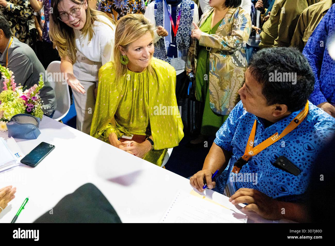 Queen Maxima during a field visit to Gran Harmoni Cluster Housing ...