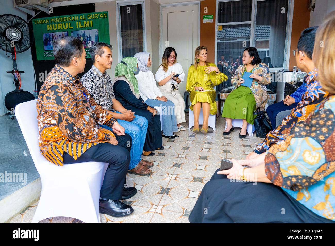 Queen Maxima during a field visit to Gran Harmoni Cluster Housing ...