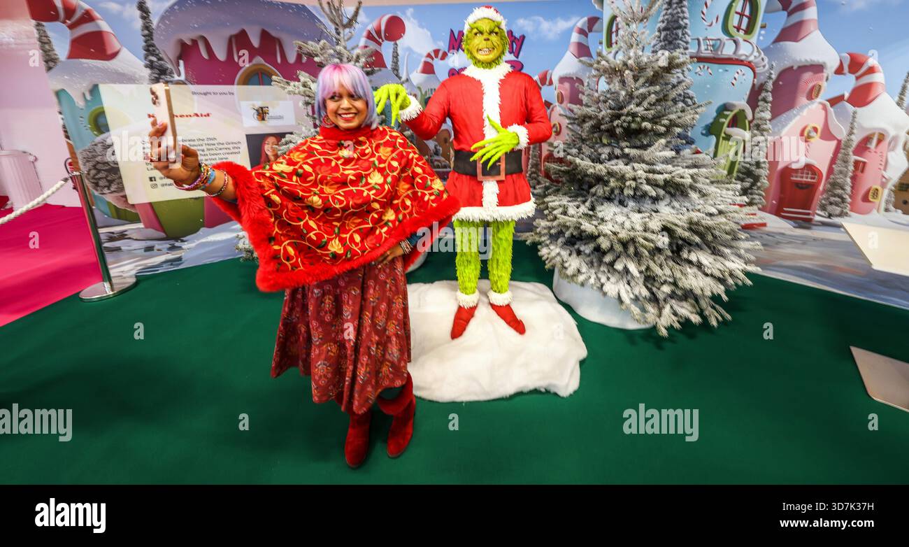 London Olympia 26 November 2025 The incredible Fantasy cakes ,Xmas ...