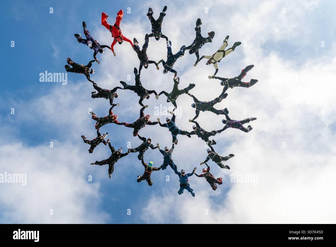 Skydivers holding grips hi-res stock photography and images - Alamy