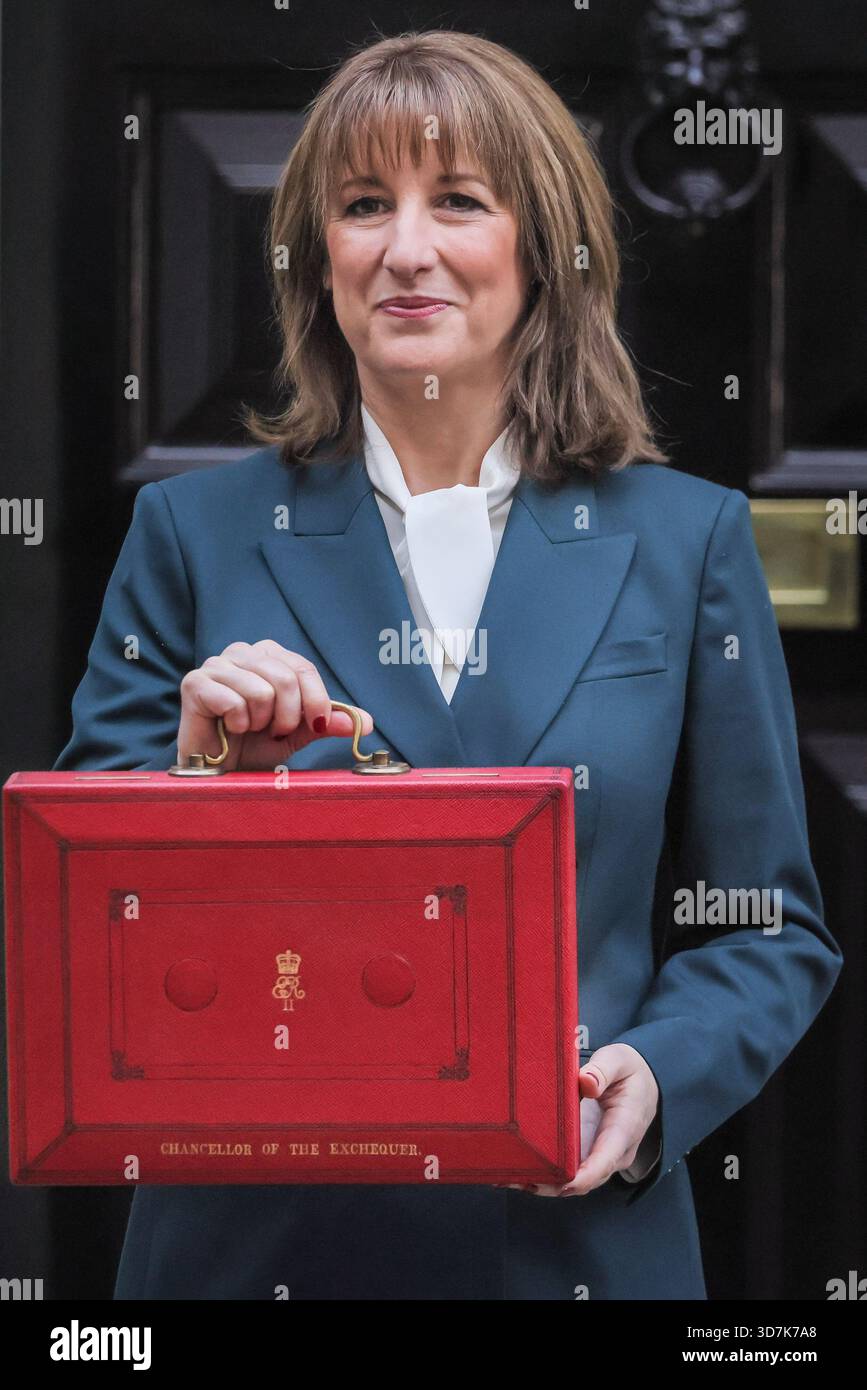 London, UK. 26th Nov, 2025. Rachel Reeves, Chancellor of the Exchequer ...