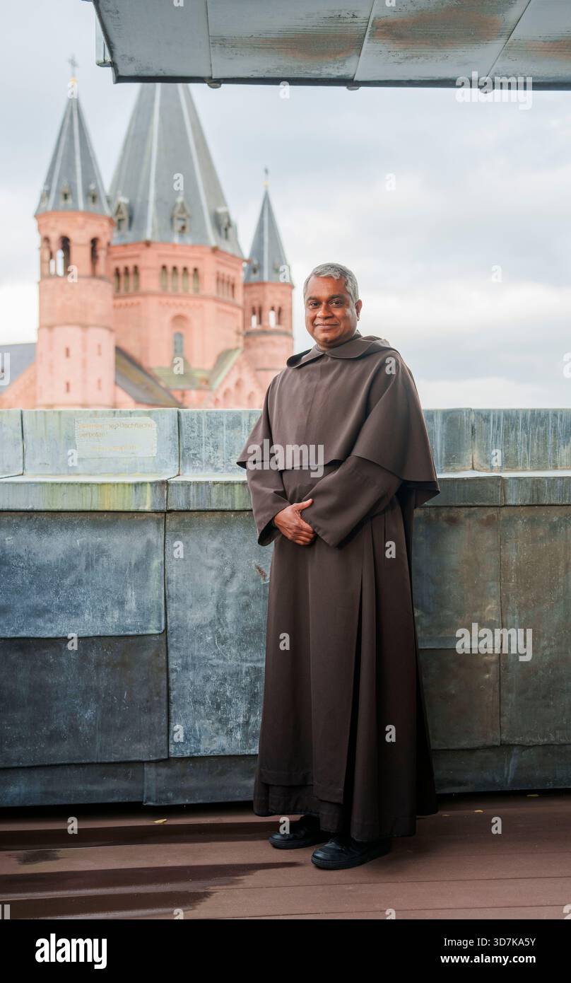 26 November 2025, Hesse, Mainz: Joshy George Pottackal, auxiliary ...