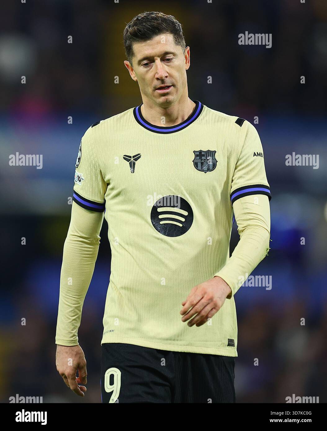 Robert Lewandowski of Barcelona reacts during Chelsea and Barcelona ...