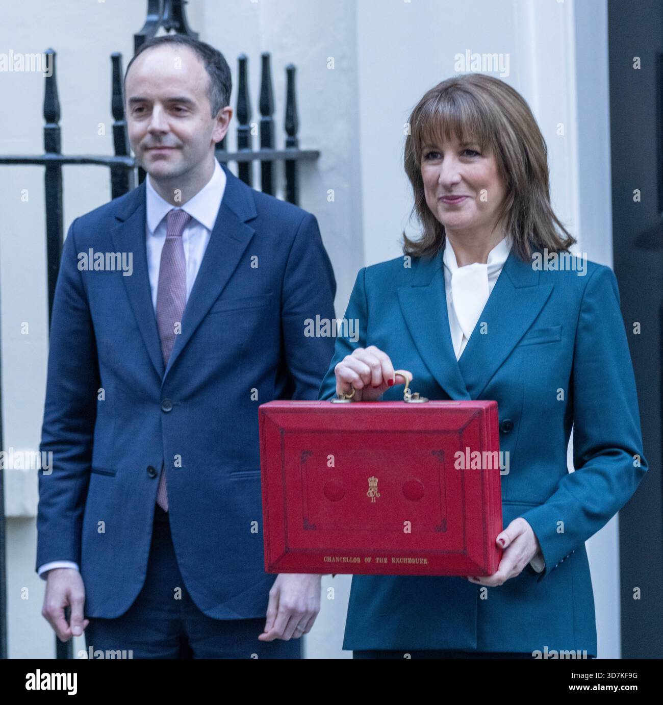 London UK 26 Nov 2026 Rachel Reeves, Chancellor of the Exchequer, with ...