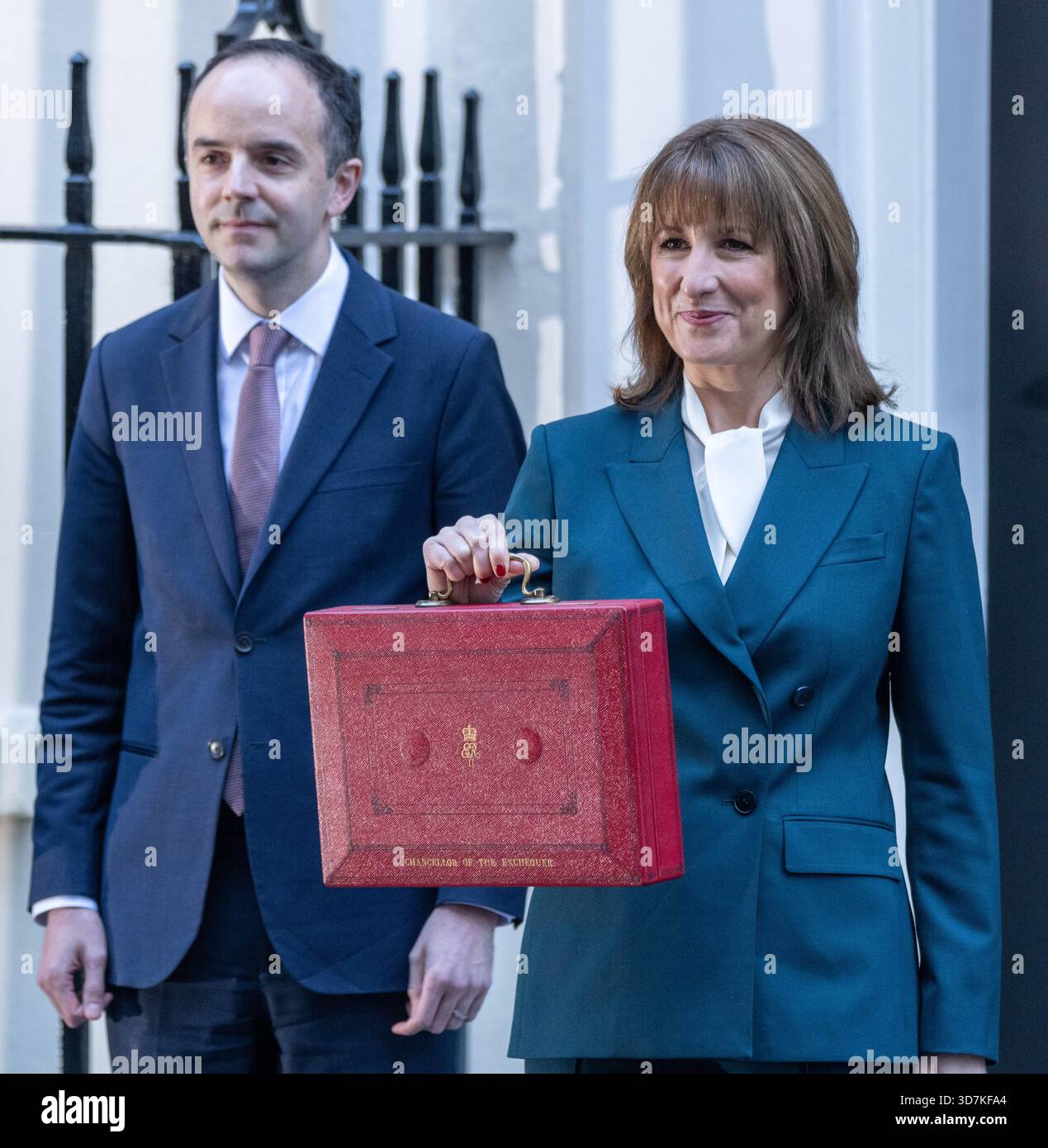 London UK 26 Nov 2026 Rachel Reeves, Chancellor of the Exchequer, with ...