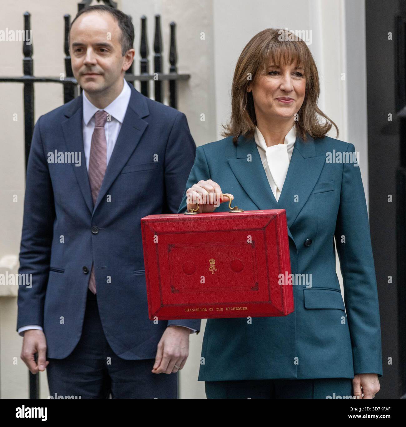 London UK 26 Nov 2026 Rachel Reeves, Chancellor of the Exchequer, with ...