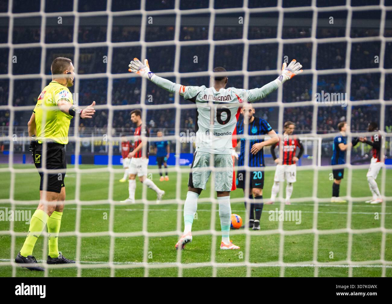 Mike Maignan (AC Milan goalkeeper) in Stadio San Siro for derby against ...