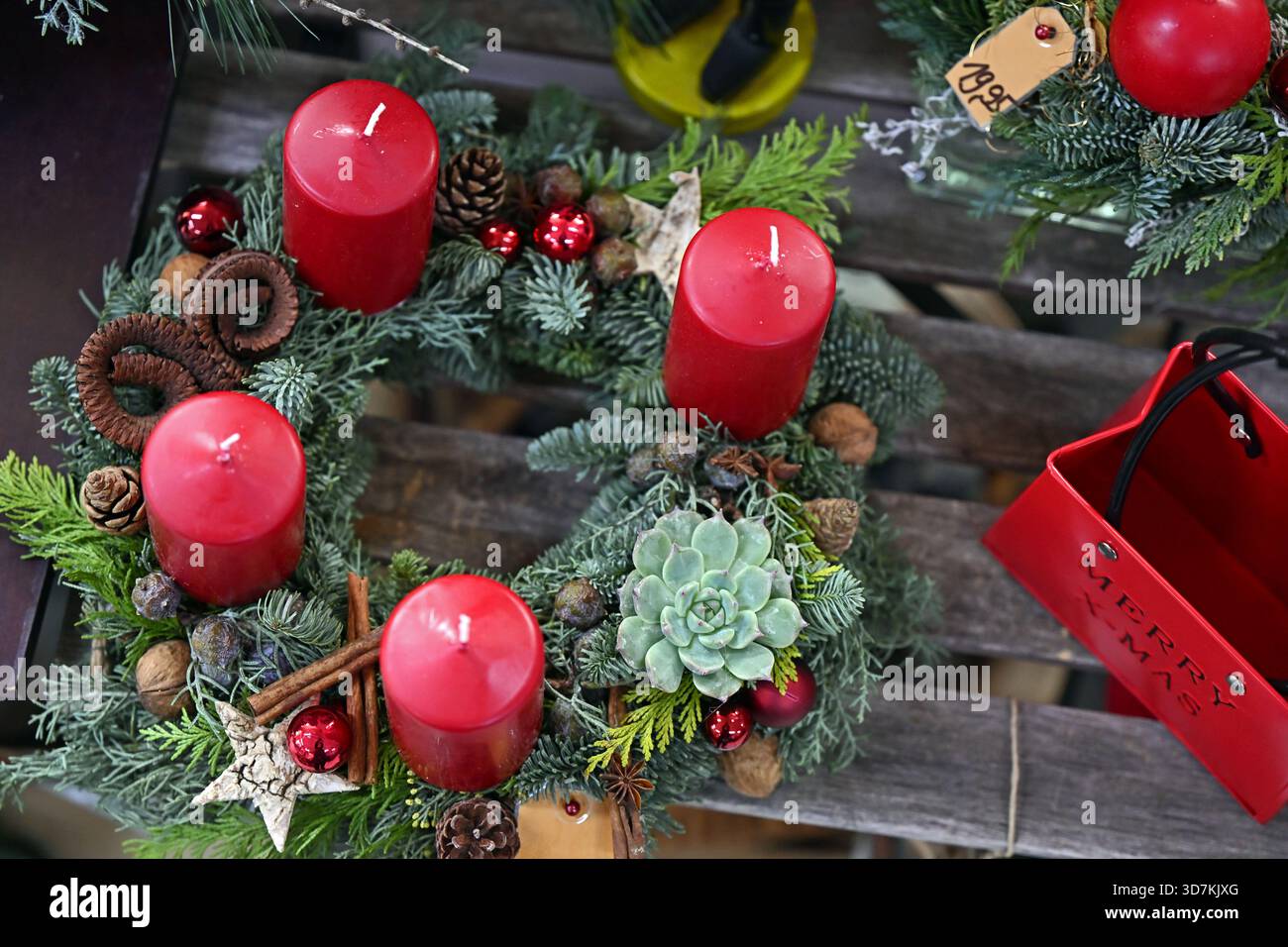 ILLUSTRATION - 26 November 2025, Saxony, Leipzig: An Advent wreath is ...