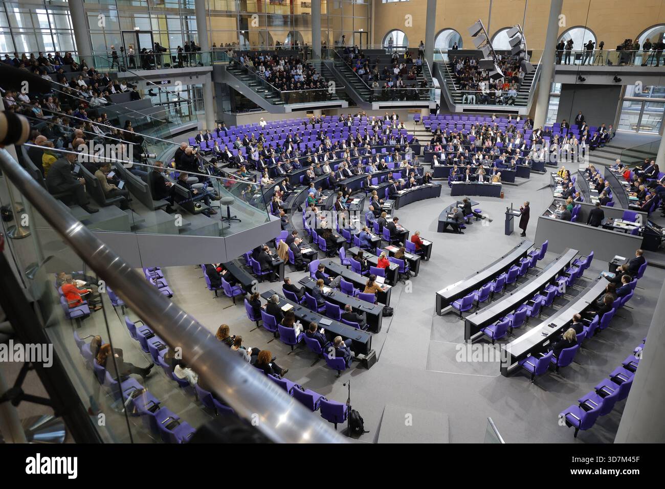 Deutschland, Berlin, Reichstag, 26. November 2025 43. Sitzung, Etats ...