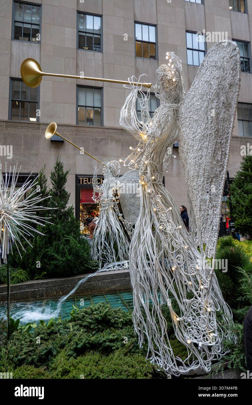 The Herald Angels are a holiday tradition in the channel gardens of ...