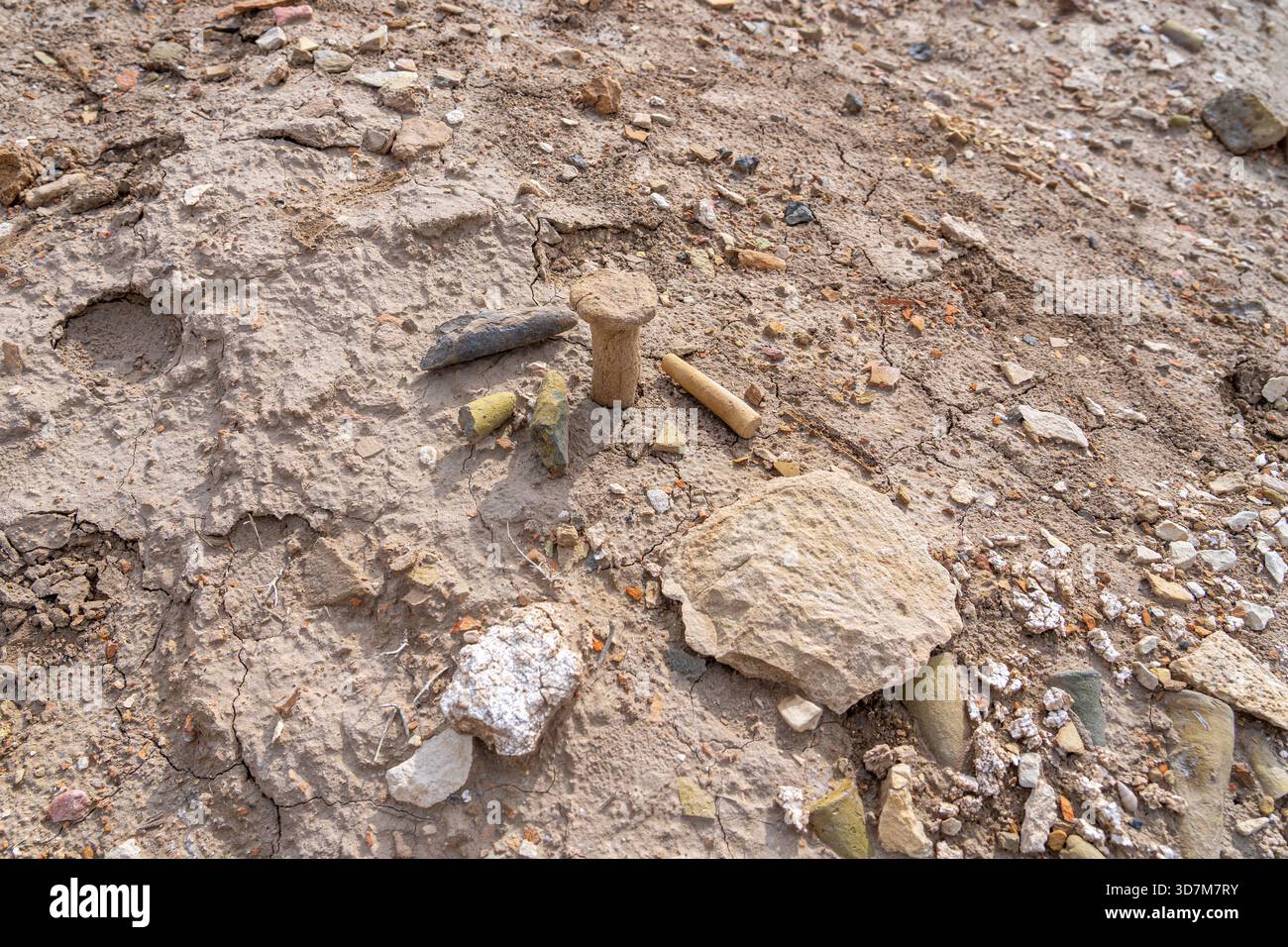 Artifacts discovered in Uruk, Iraq show ancient pottery Stock Photo - Alamy
