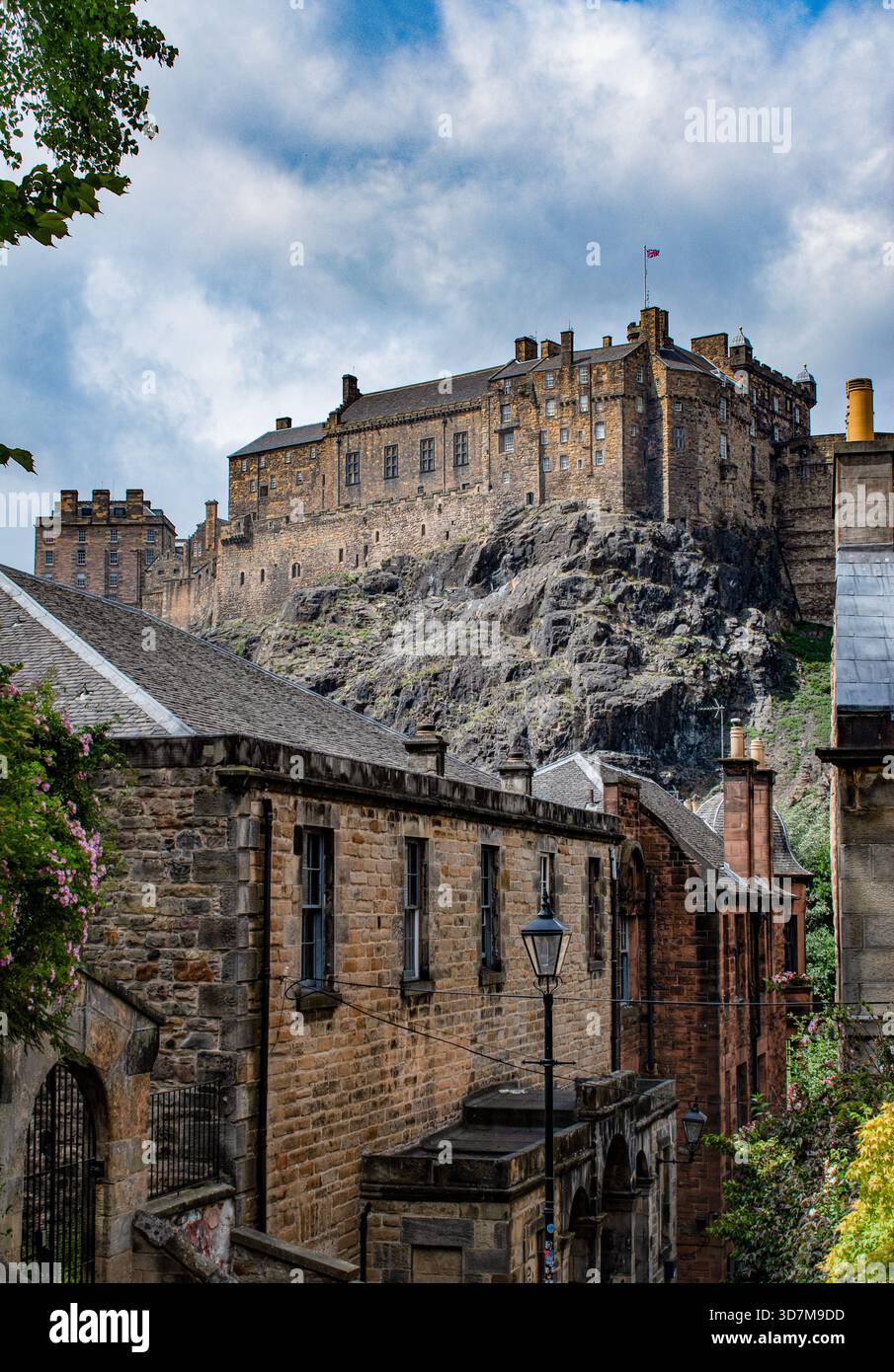 Scotland: the old town skyline with view of Edinburgh Castle seen from ...