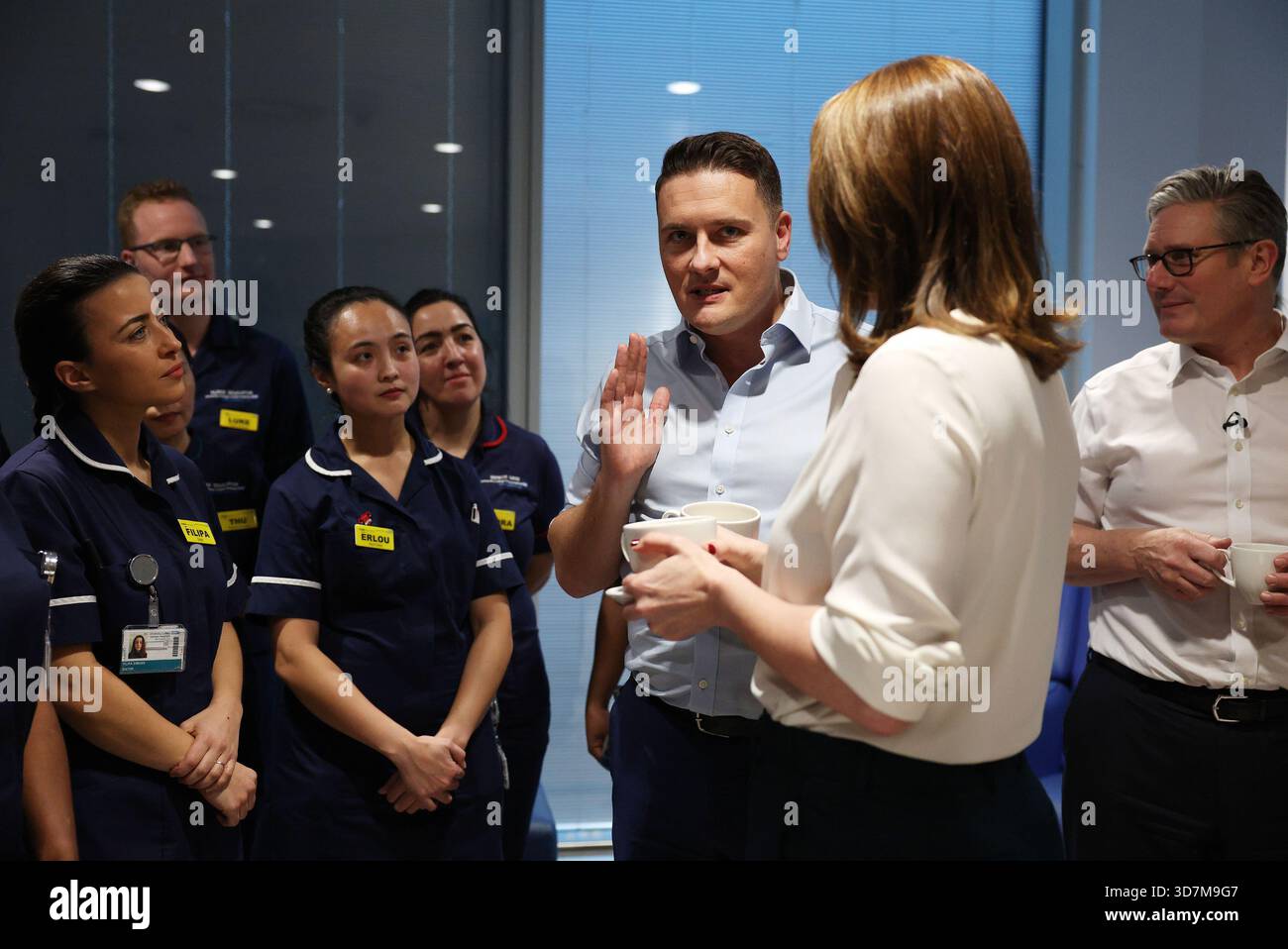 Chancellor of the Exchequer Rachel Reeves (right) and Health Secretary ...