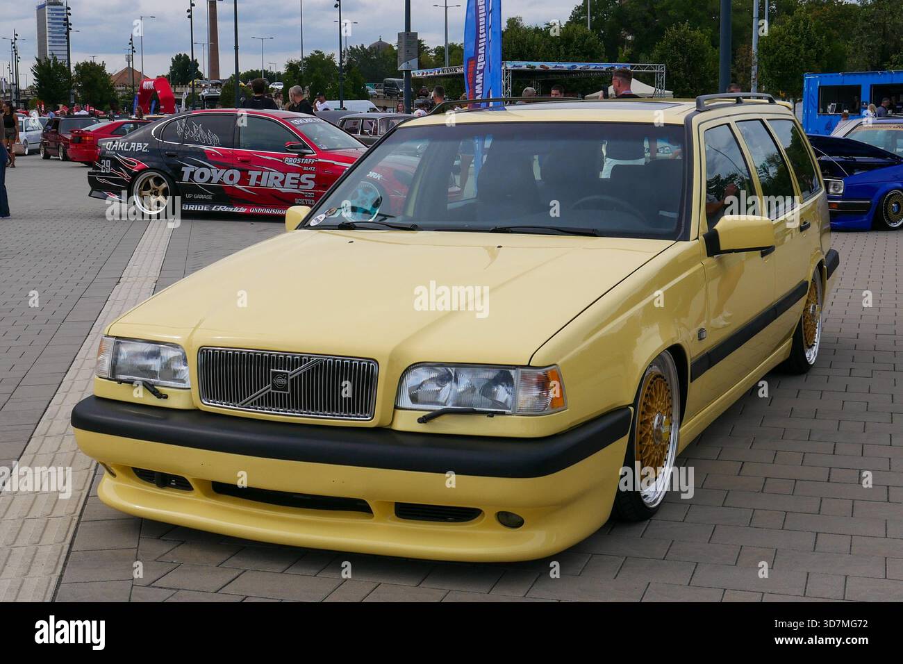 Btcc volvo estate hi-res stock photography and images - Alamy