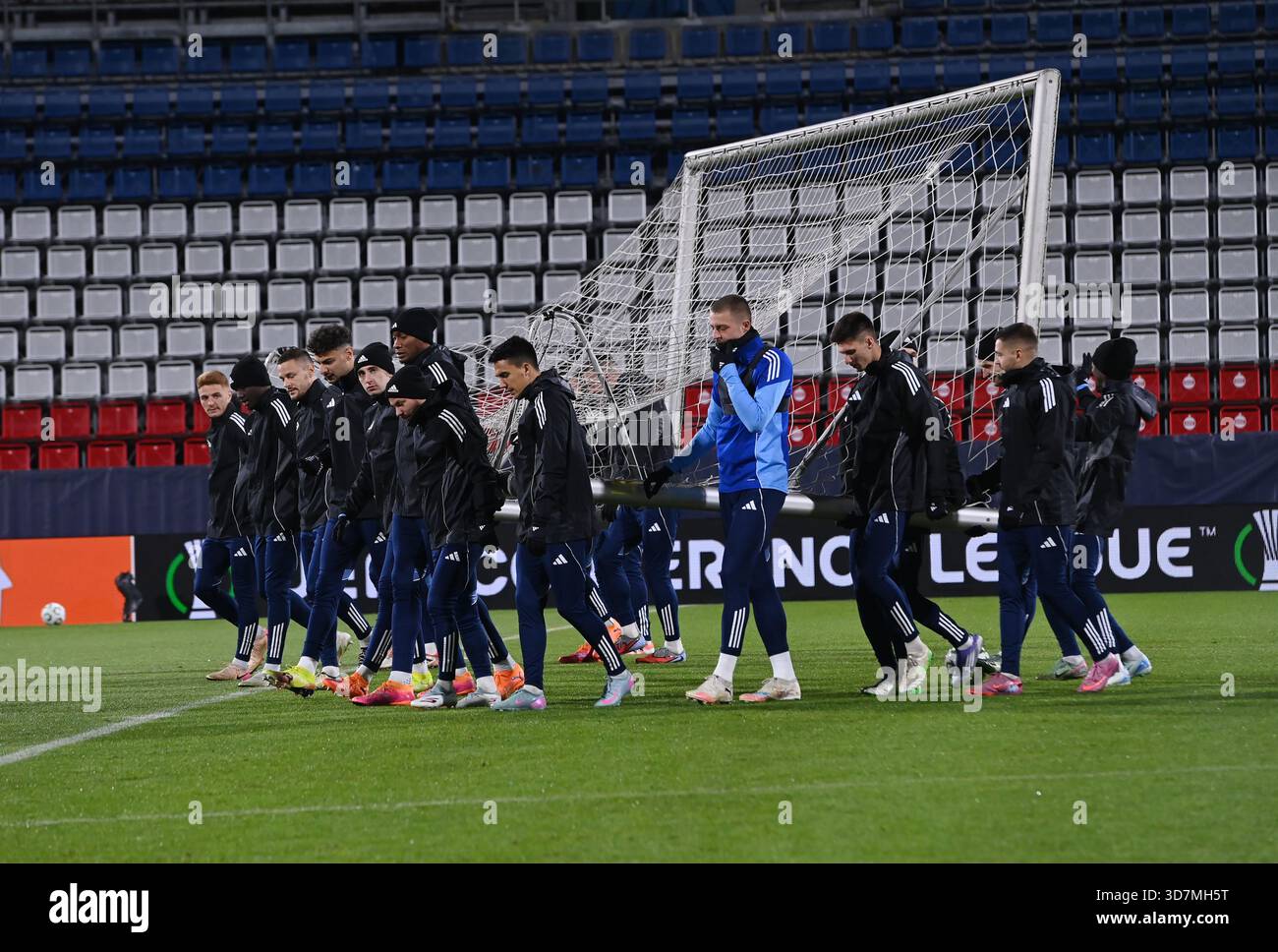 Football players of SK Sigma Olomouc in action during the training ...