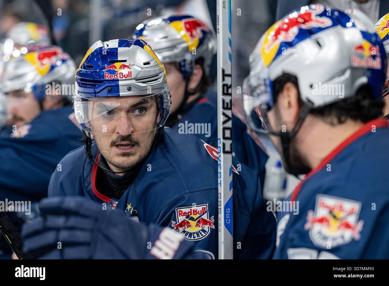 Brady Ferguson (EHC Red Bull Munich, #12) on the bench / Portrait ...