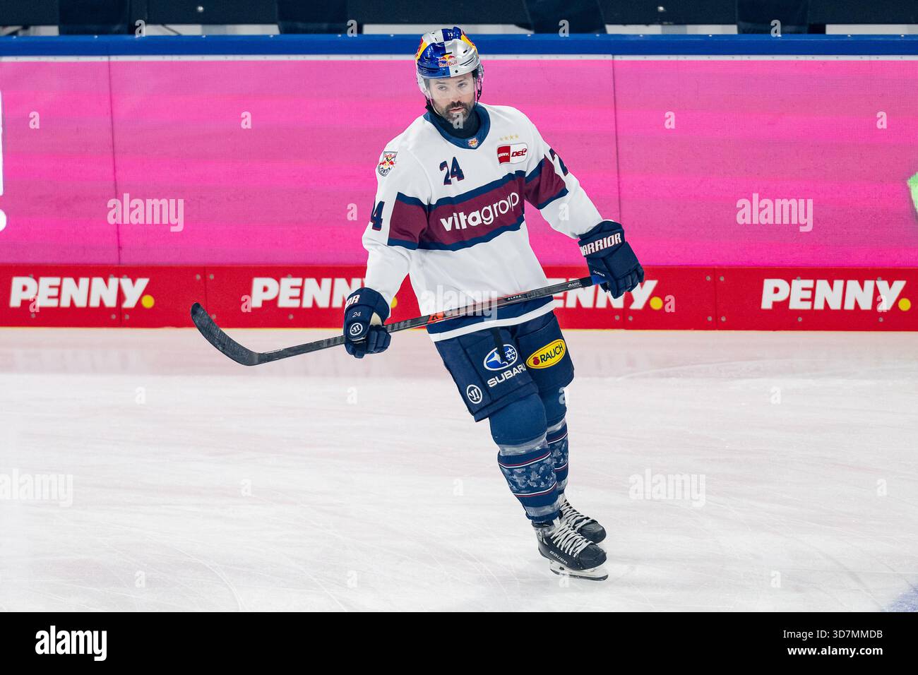 Ryan Murphy (EHC Red Bull Munich, #24) during warmup GER, EHC Red Bull ...