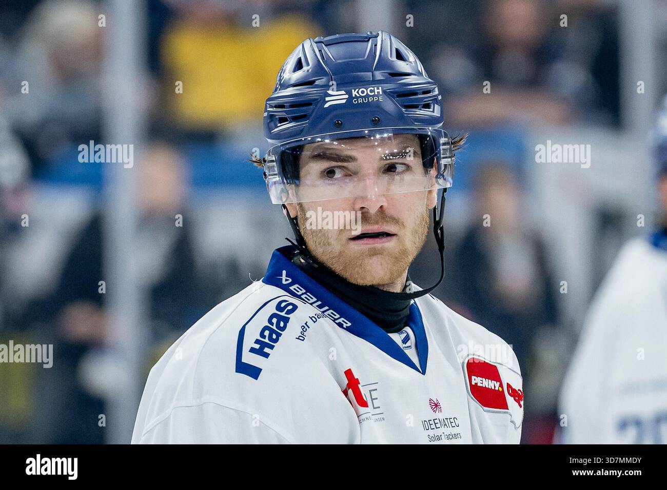 Josh Melnick (Straubing Tigers, #37) / Portrait / Portrait GER, EHC Red ...