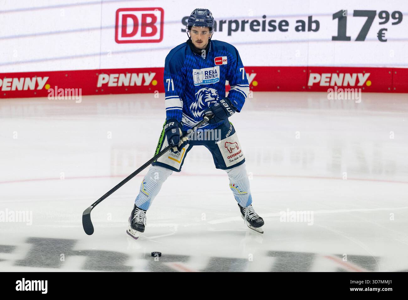 Nick Halloran (Straubing Tigers, #71) during warmup GER, EHC Red Bull ...