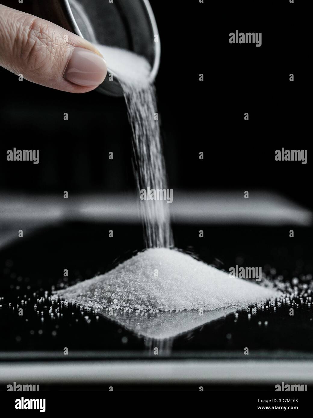 Precision portioning hi-res stock photography and images - Alamy