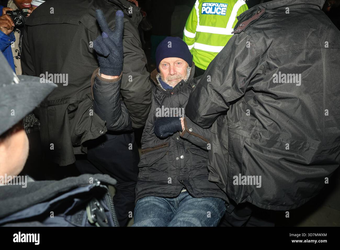 LONDON, UK - 26 Nov 2025: Police arrest Defend Our Juries activists ...