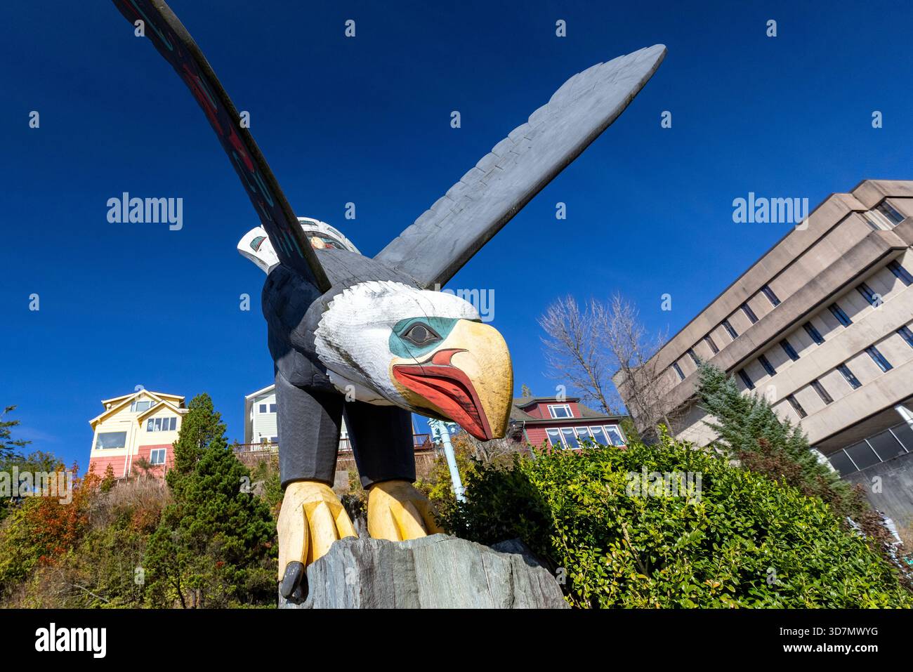 Eagle totem entitled "Thundering Wings at Eagle Park" carved by Nathan ...