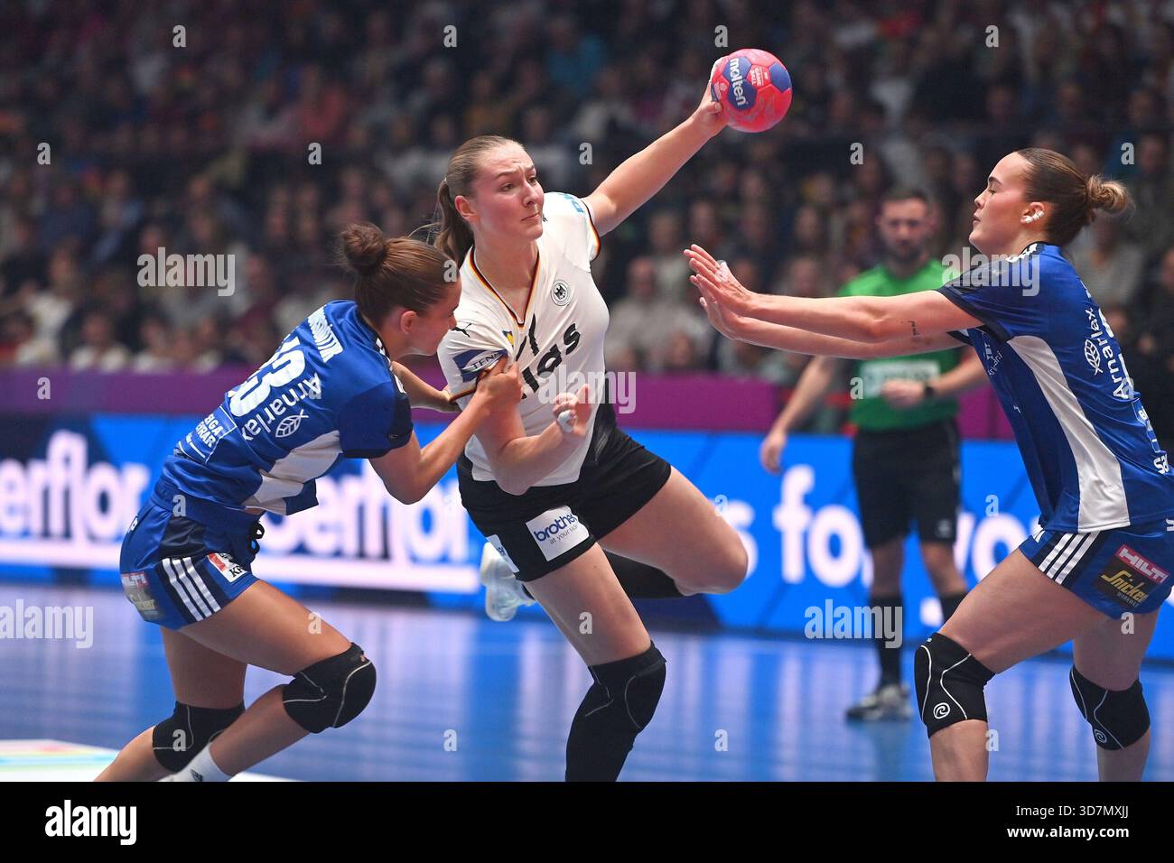 Viola LEUCHTER (GER), ActionThrow, Group Stage Germany - Iceland Women ...