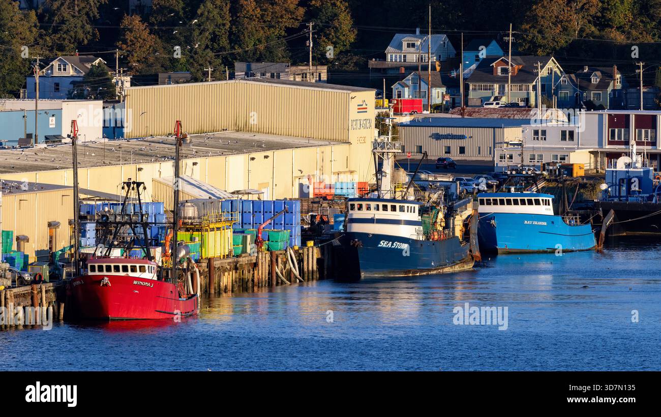 Colorful fishing trawlers in Astoria, Oregon, USA Stock Photo - Alamy