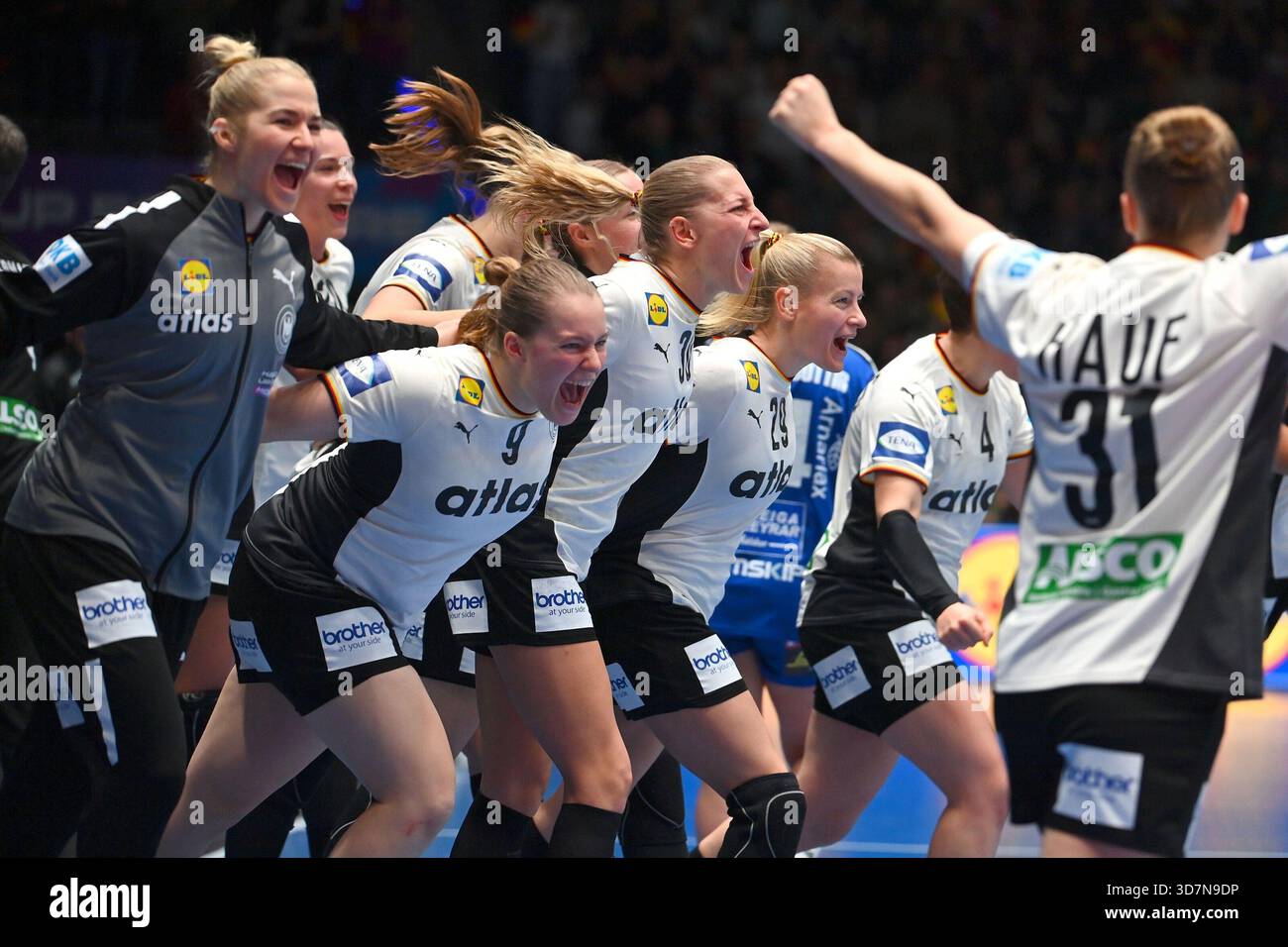 Final jubilation team photo, Team, Team, Team photo GER, Jubilation ...