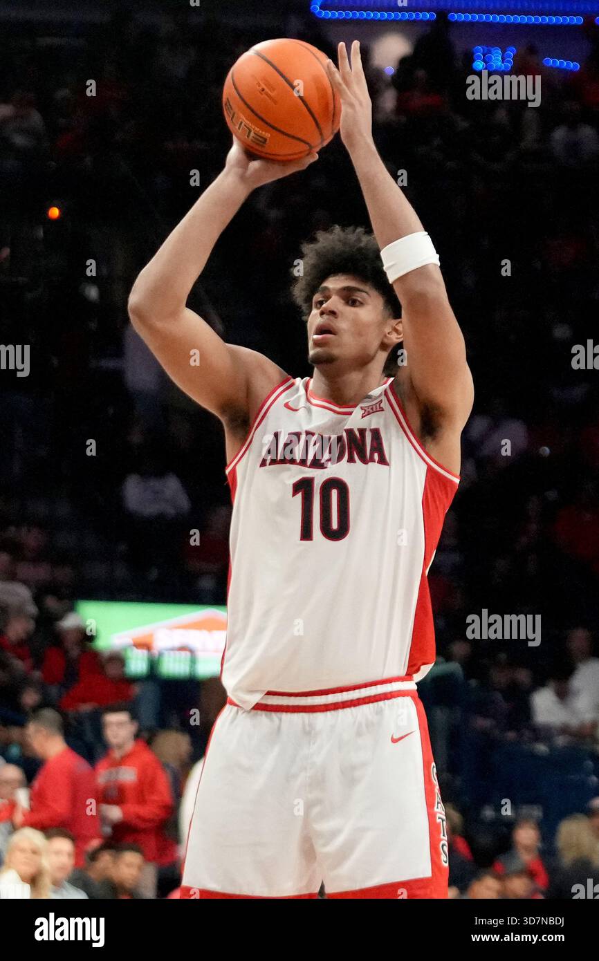 Arizona Wildcats forward Koa Peat (10) against Denver Pioneers during ...