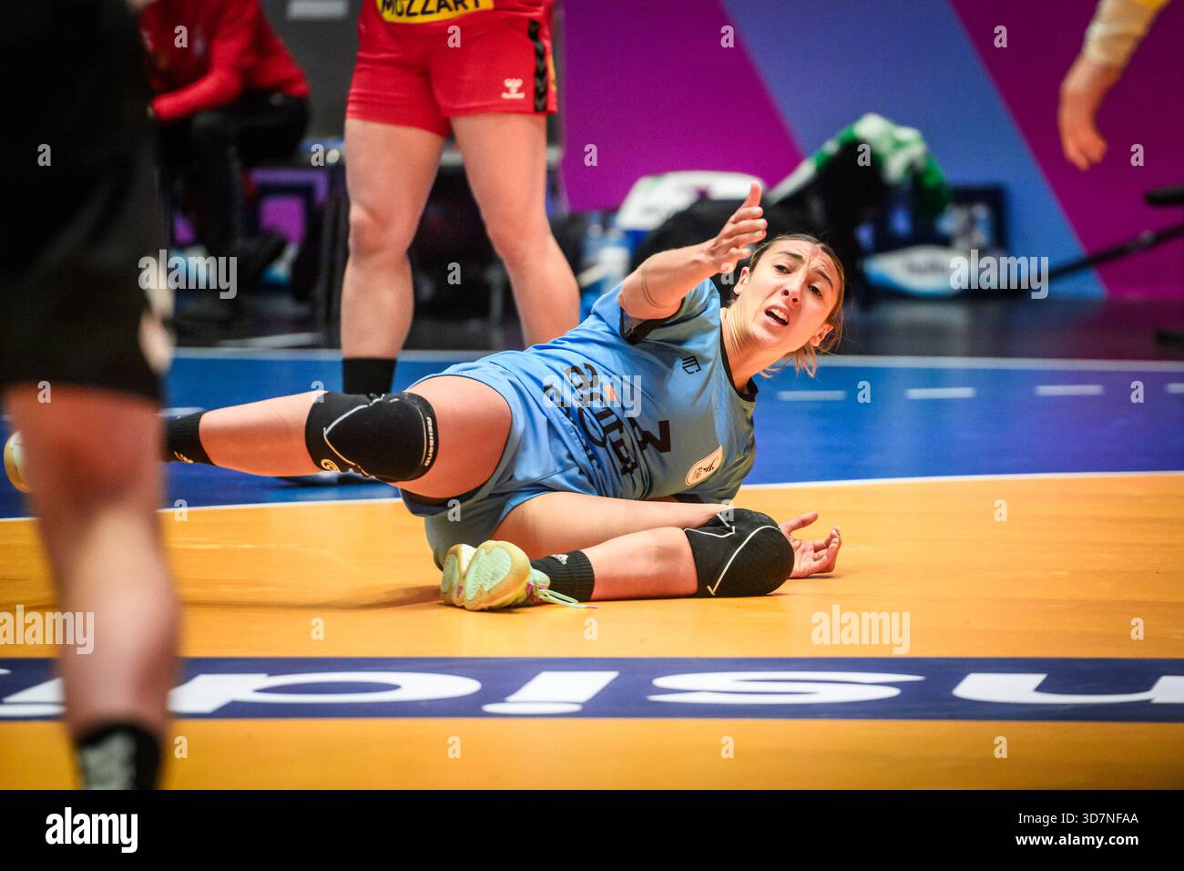 Sabrina Grieco Vigna (Uruguay, #03) GER, Serbien - Uruguay, Handball ...