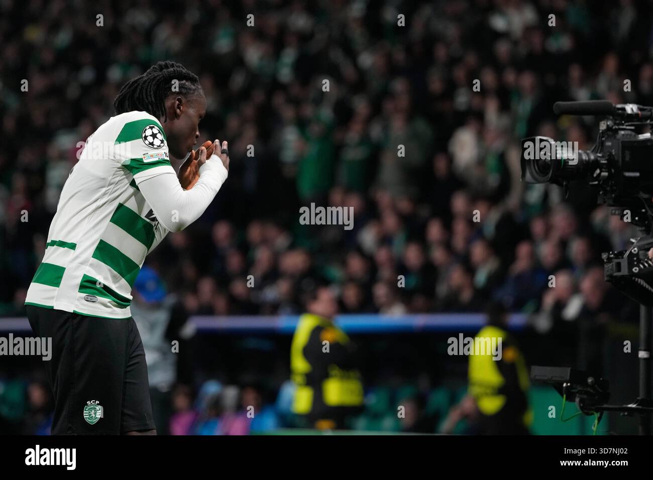 Sporting's Geovany Quenda celebrates after scoring during the Champions ...