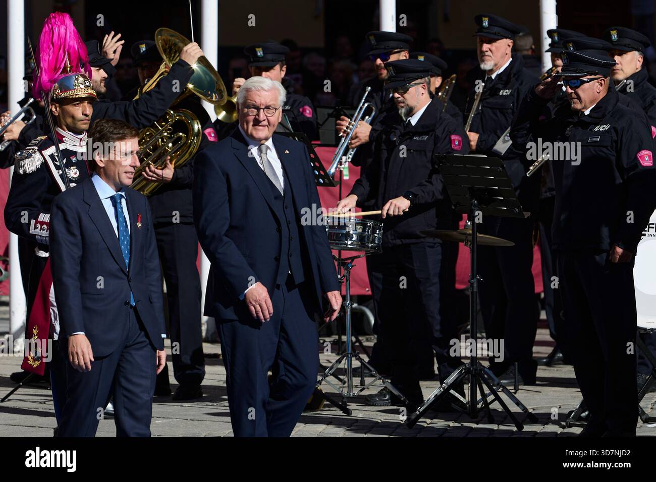 The mayor of Madrid, José Luis Martínez-Almeida, presented the Golden ...