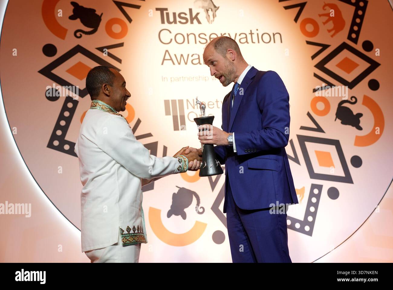 Kumara Wakjira receives the Prince William Award for Conservation in ...
