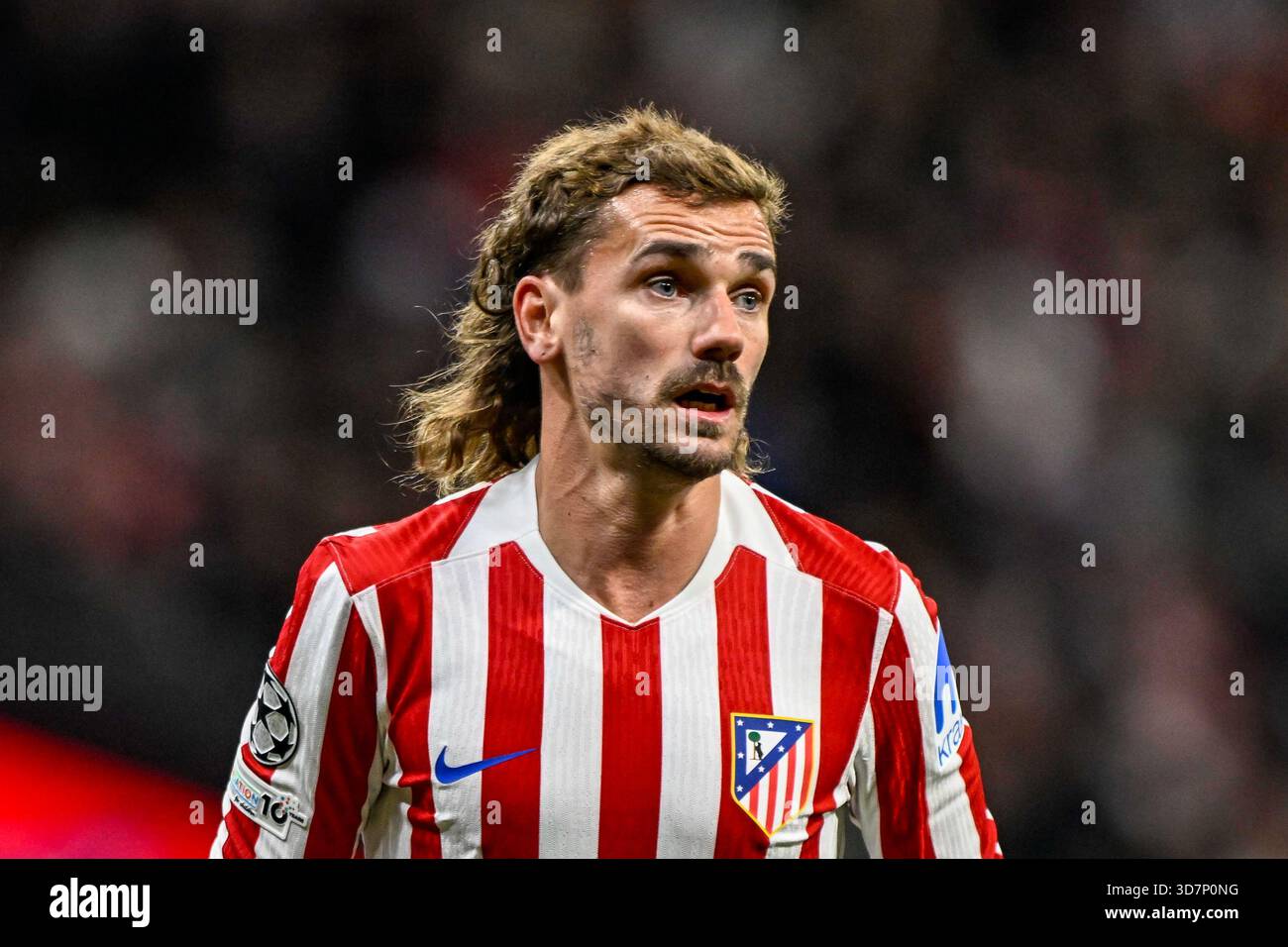 MADRID, SPAIN - NOVEMBER 26: Antoine Griezmann of Atletico de Madrid ...