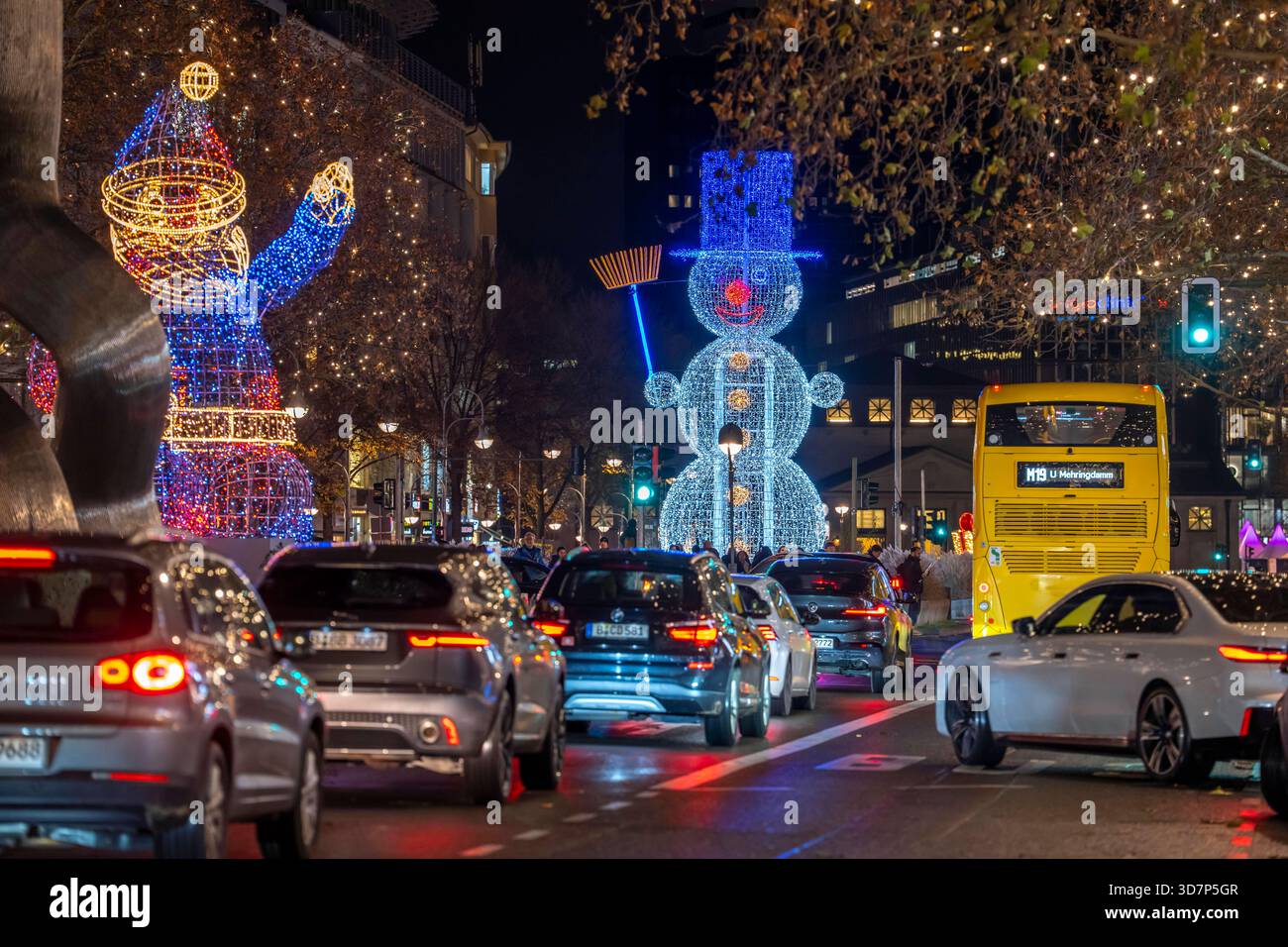 Weihnachtsdekoration, Lichterschmuck, in Berlin, Tauentzienstraße, Deutschland Berlin ...