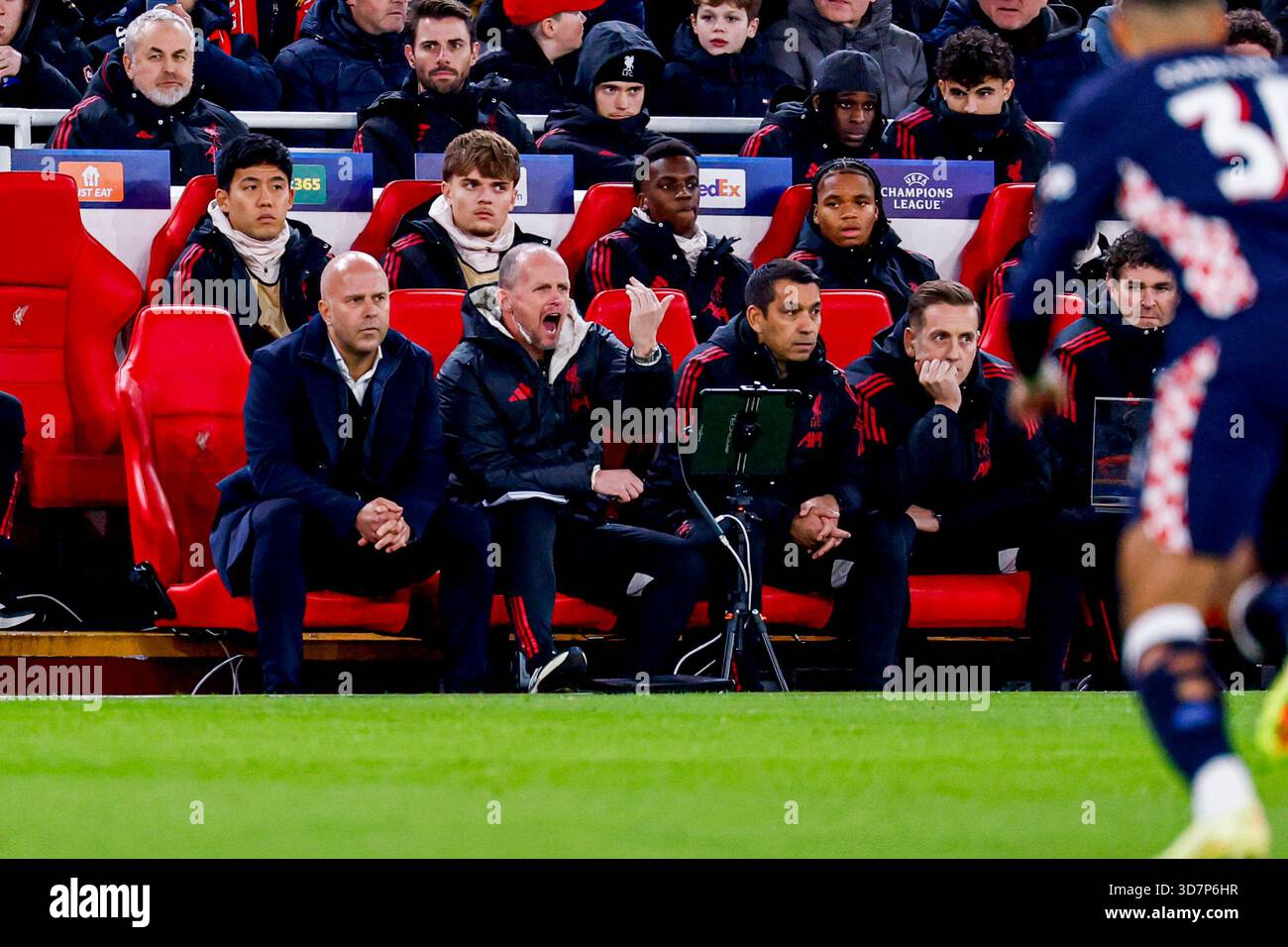 head coach Arne Slot of Liverpool FC and assistant coach Sipke Hulshoff ...