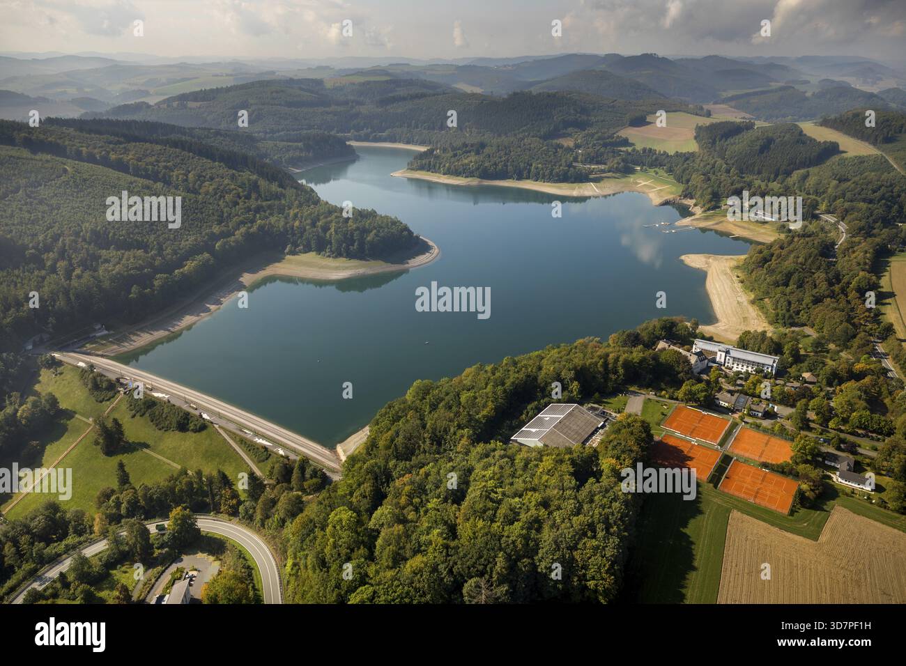Aerial view, dam, Hennesee in the Sauerland-Rothaargebirge nature park ...
