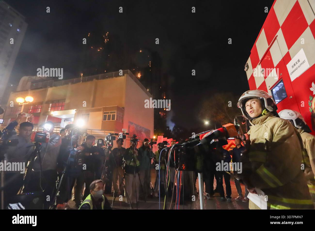 Hong kong fire 26 november hi-res stock photography and images - Alamy
