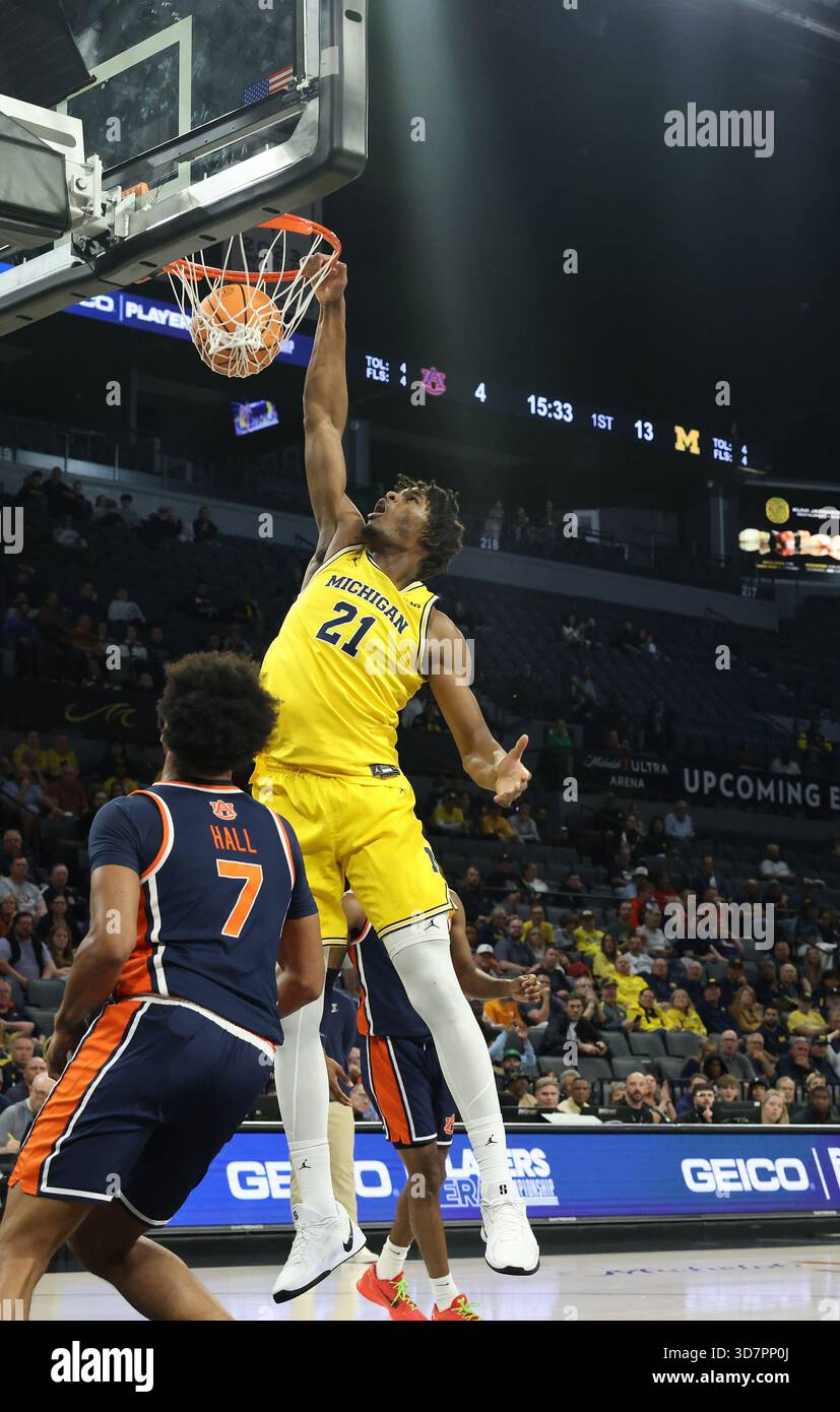 LAS VEGAS, NV - NOVEMBER 25: Michigan Wolverines forward Morez Johnson ...
