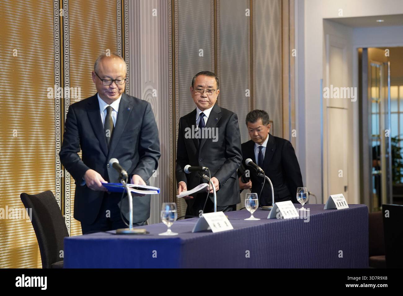 (L-R) Kaoru Sakita, Asahi Group Holdings CFO, Atsushi Katsuki, Asahi ...