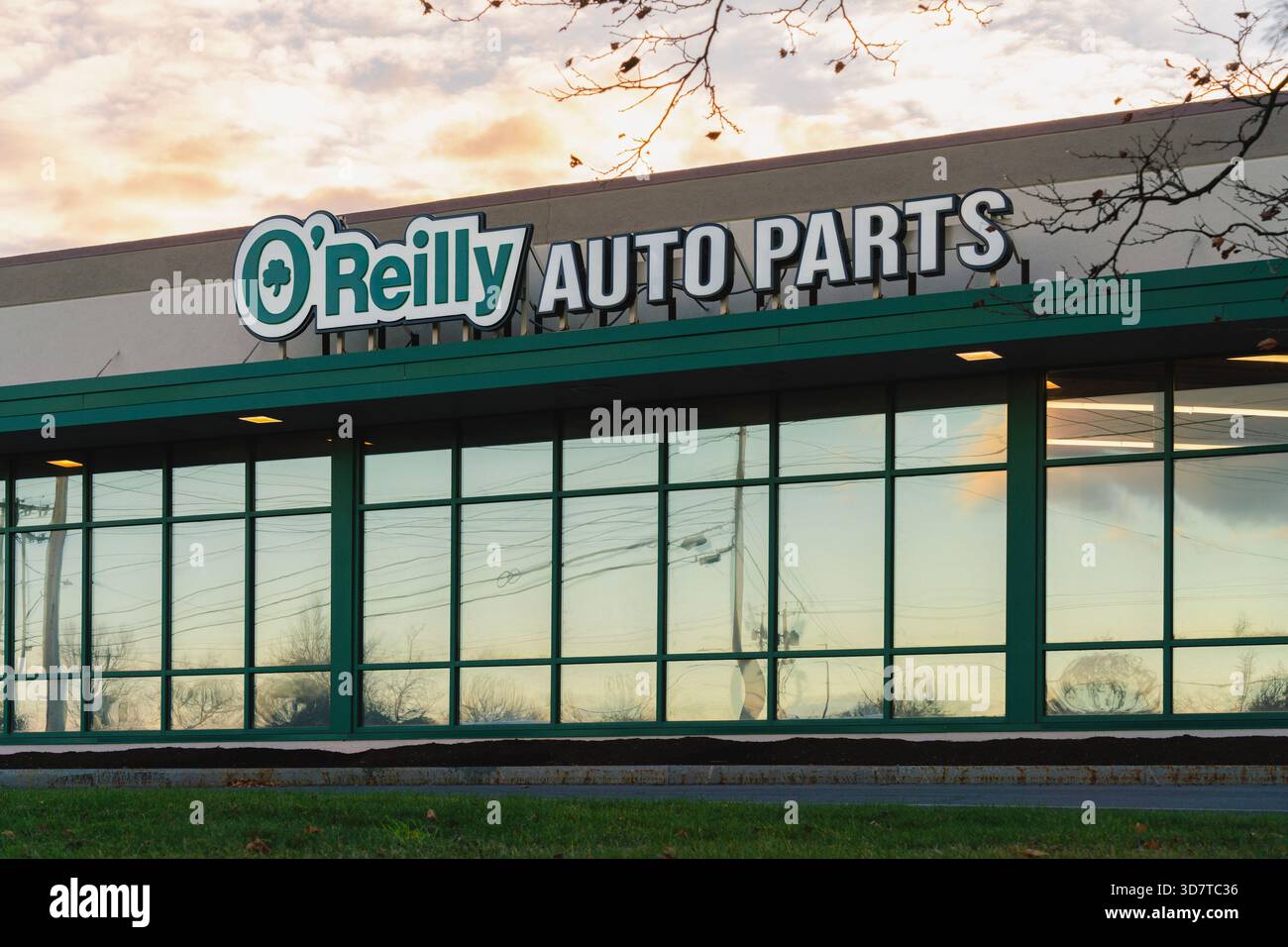 Loaner tool program hi-res stock photography and images - Alamy