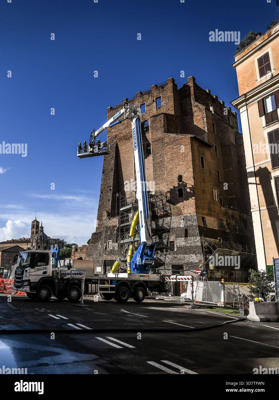 **NO WEB AND NEWSPAPERS ONLY FOR ITALY** Fire Brigade inspection and ...