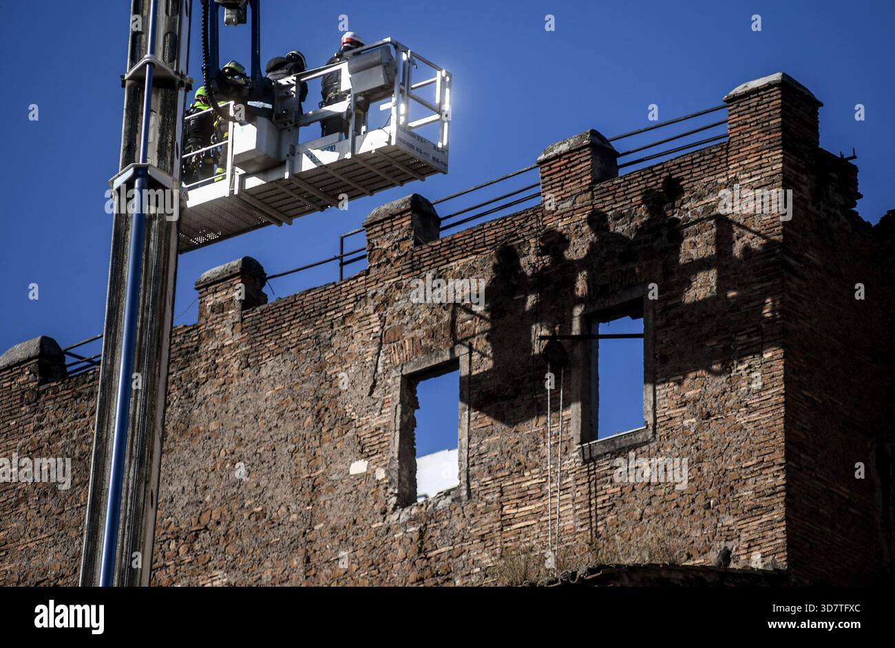 **NO WEB AND NEWSPAPERS ONLY FOR ITALY** Fire Brigade inspection and ...