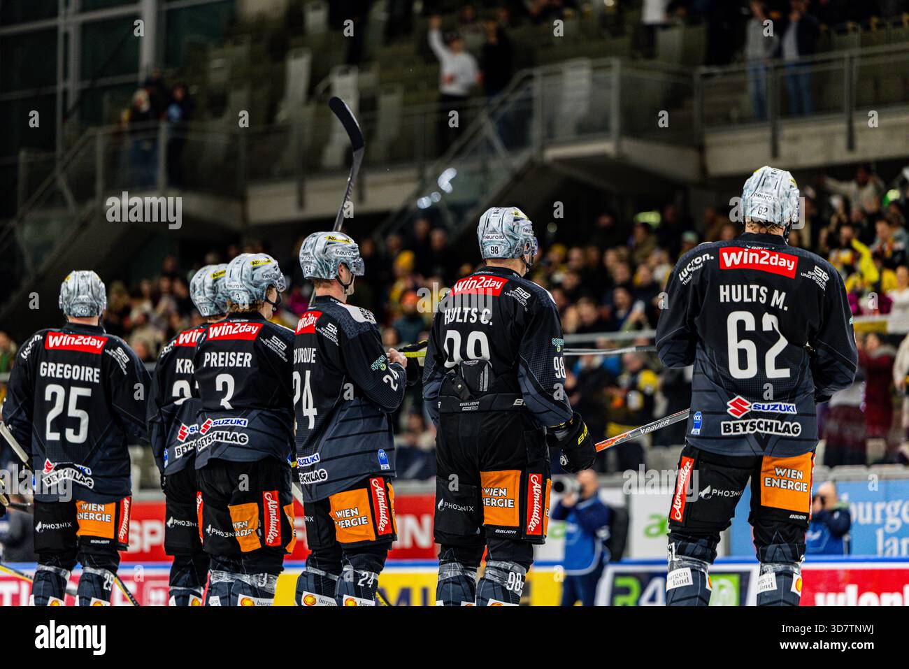 „2025 November 26(20251126): Spielszene zwischen den Vienna Capitals ...