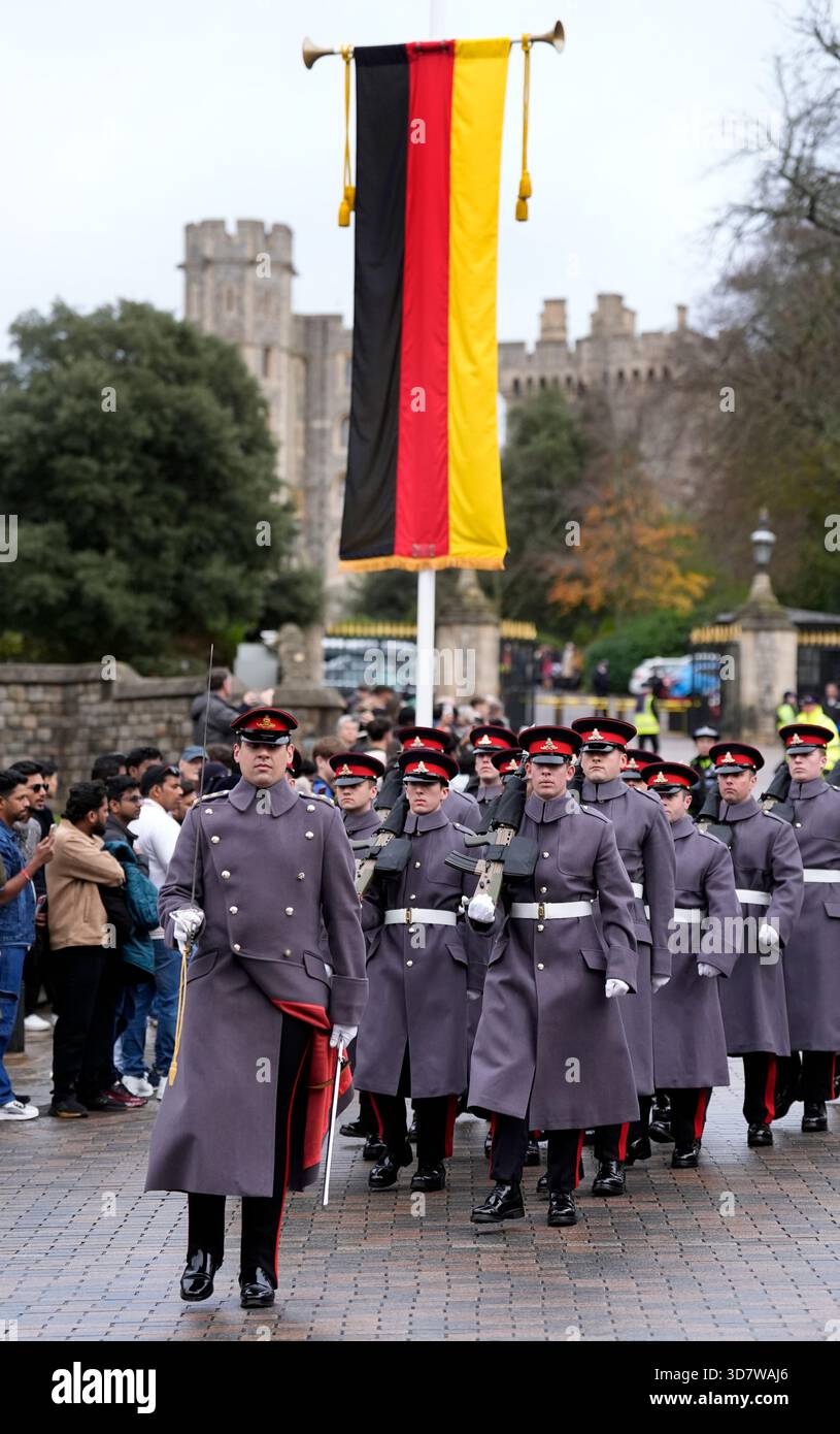 Members of 4th Regiment Royal Artillery march out of Windsor Castle in ...
