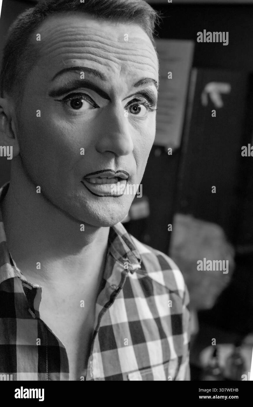 Artists makeup Black and White Stock Photos & Images - Alamy