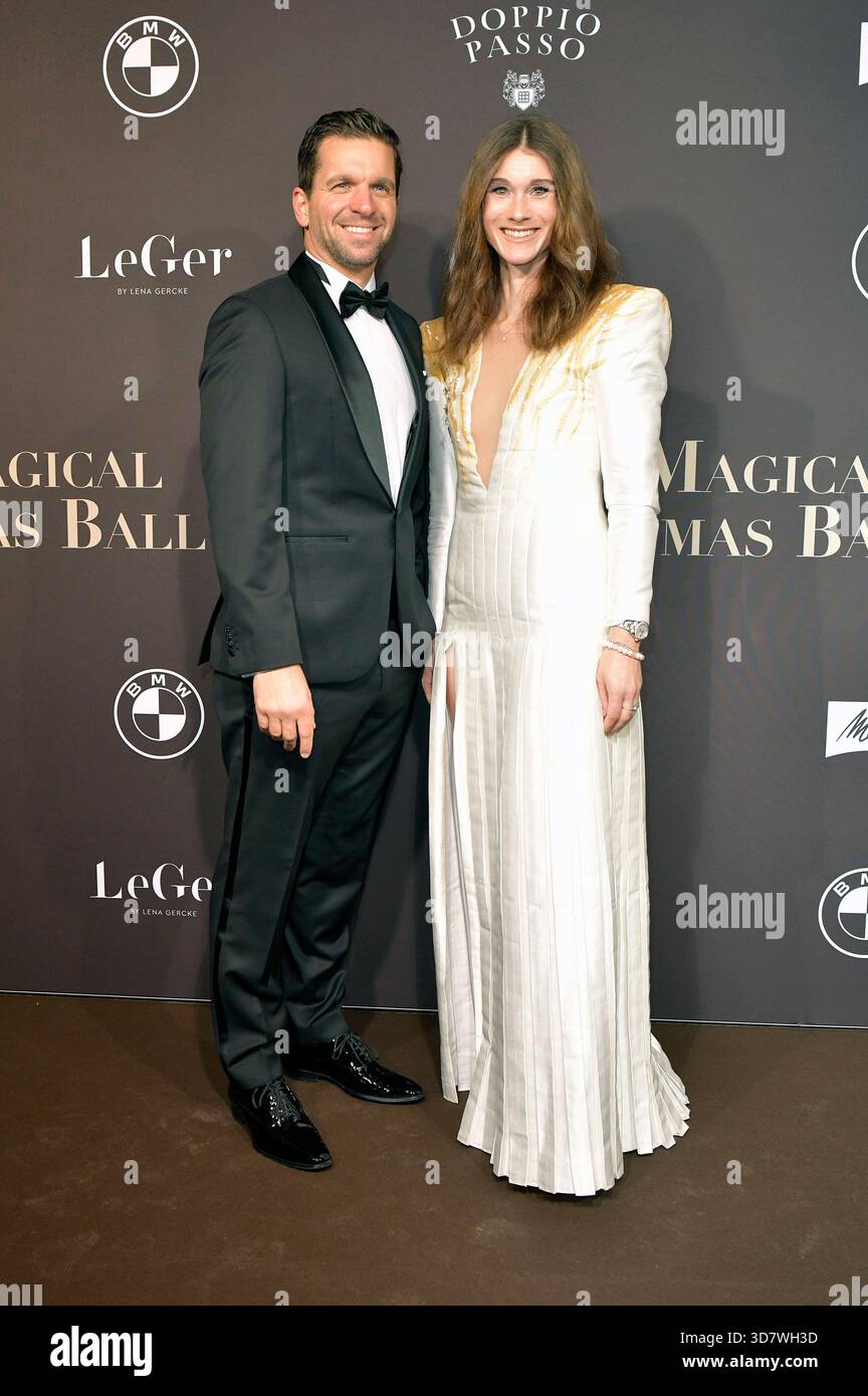Sebastian Pollok und Janina Lin Otto beim Magical Christmas Ball von ...